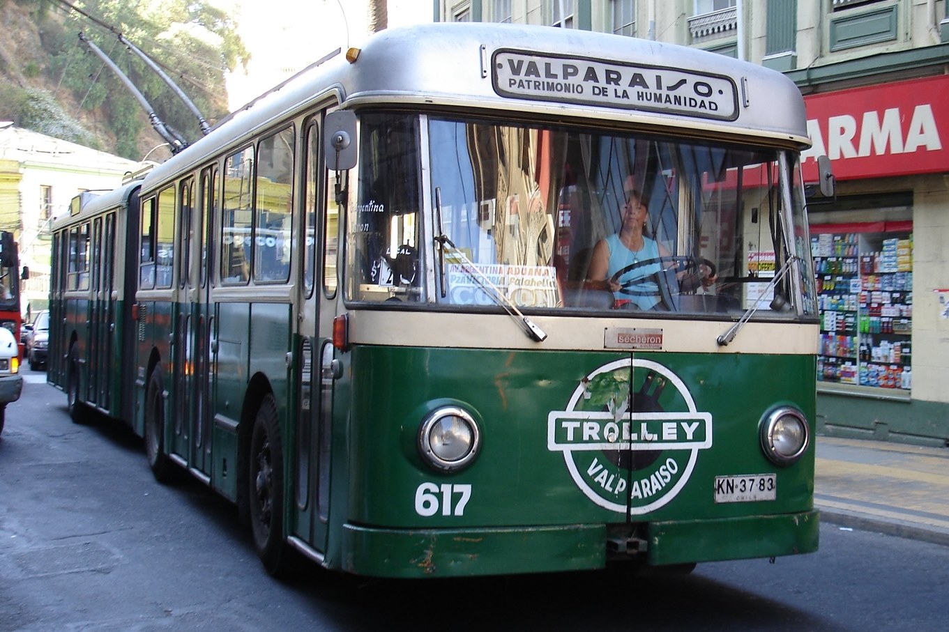 Valparaiso like a Native Tour | Rainbow Tours