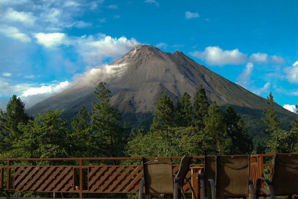 Arenal Volcano Hike & Tabacon Hot Springs | Rainbow Tours