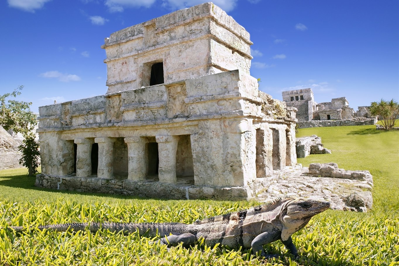 Tulum Archaeological Site Tours | Excursions | Rainbow Tours